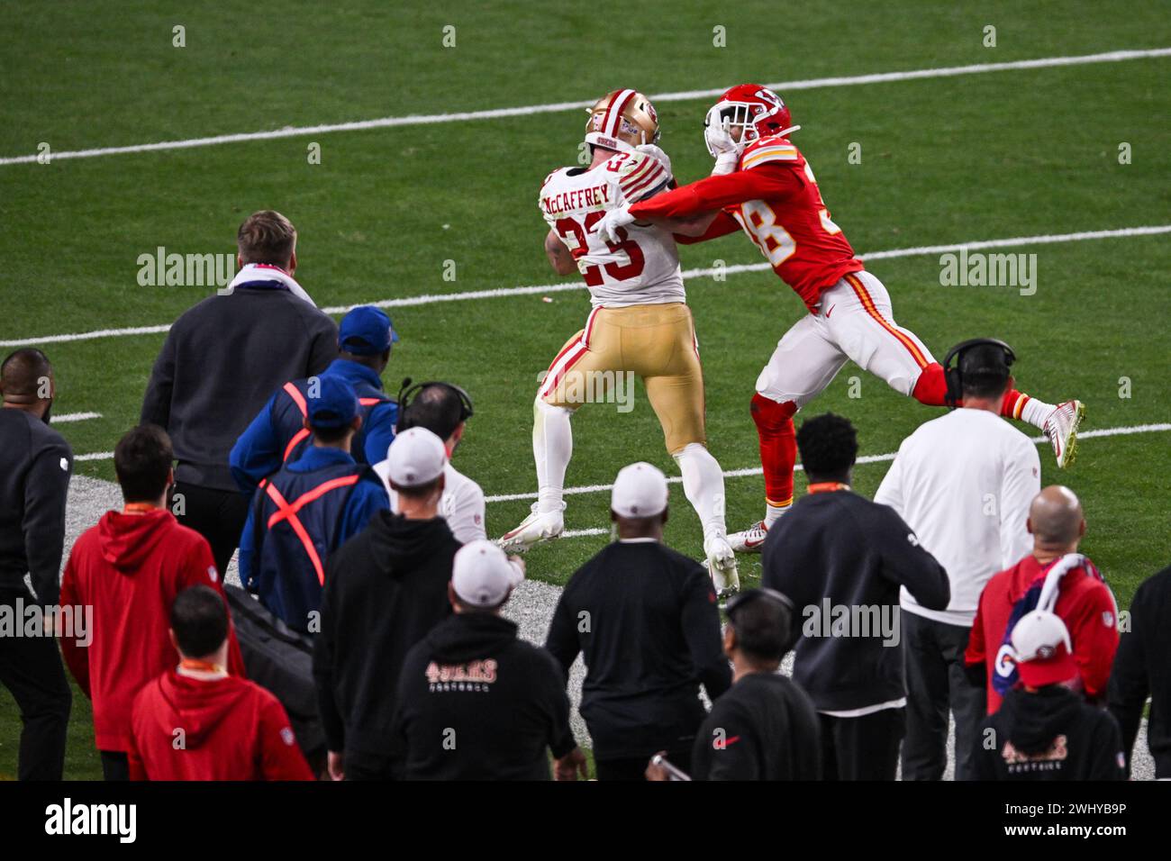 Christian mccaffrey 49ers hi-res stock photography and images - Alamy