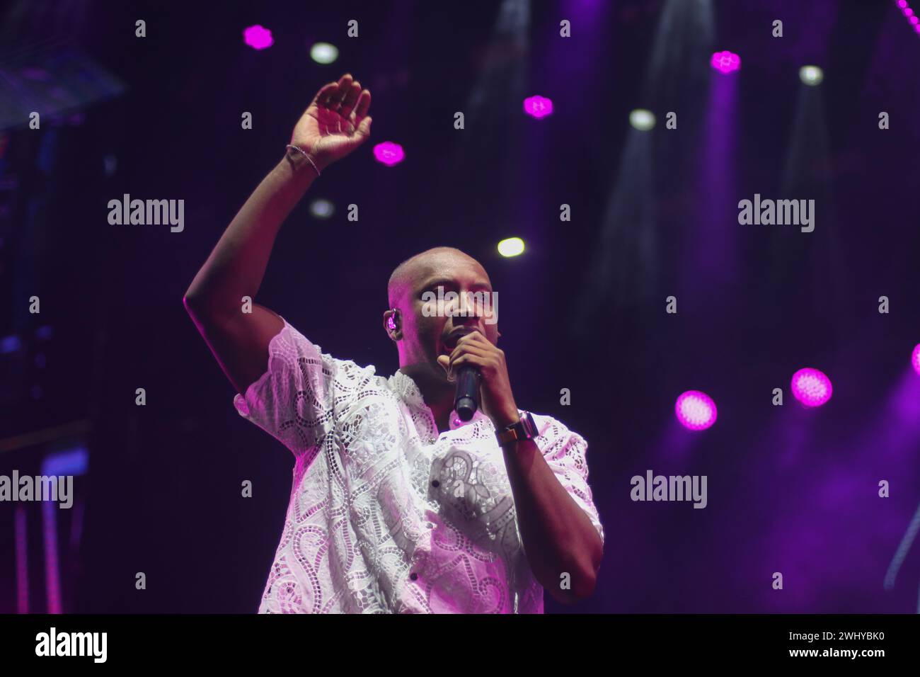 PE - RECIFE - 02/11/2024 - RECIFE, SINGER THIAGUINHO SHOW AT RECIFE ...