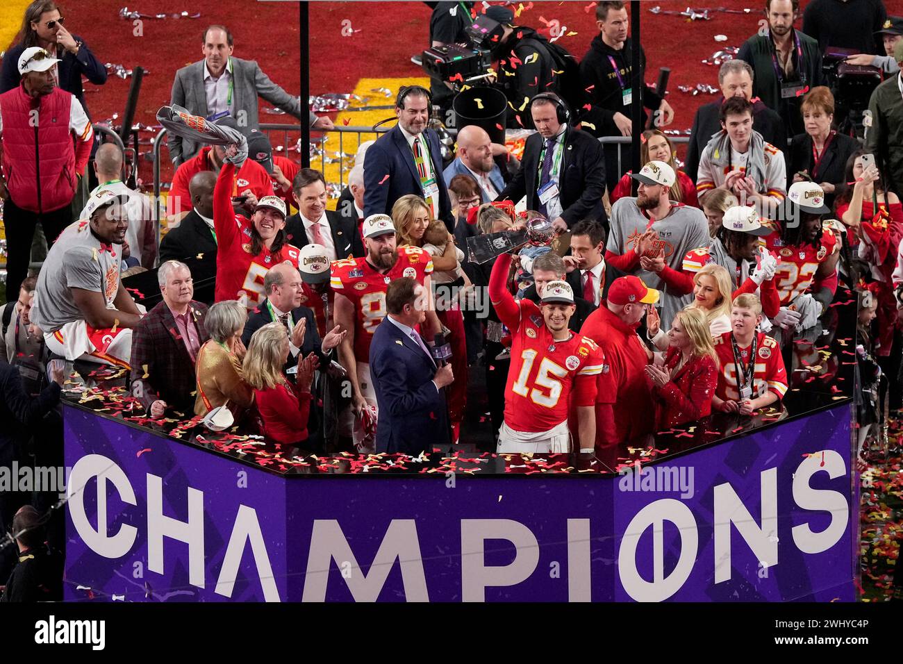 Kansas City Chiefs quarterback Patrick Mahomes (15) lifts the Vince ...