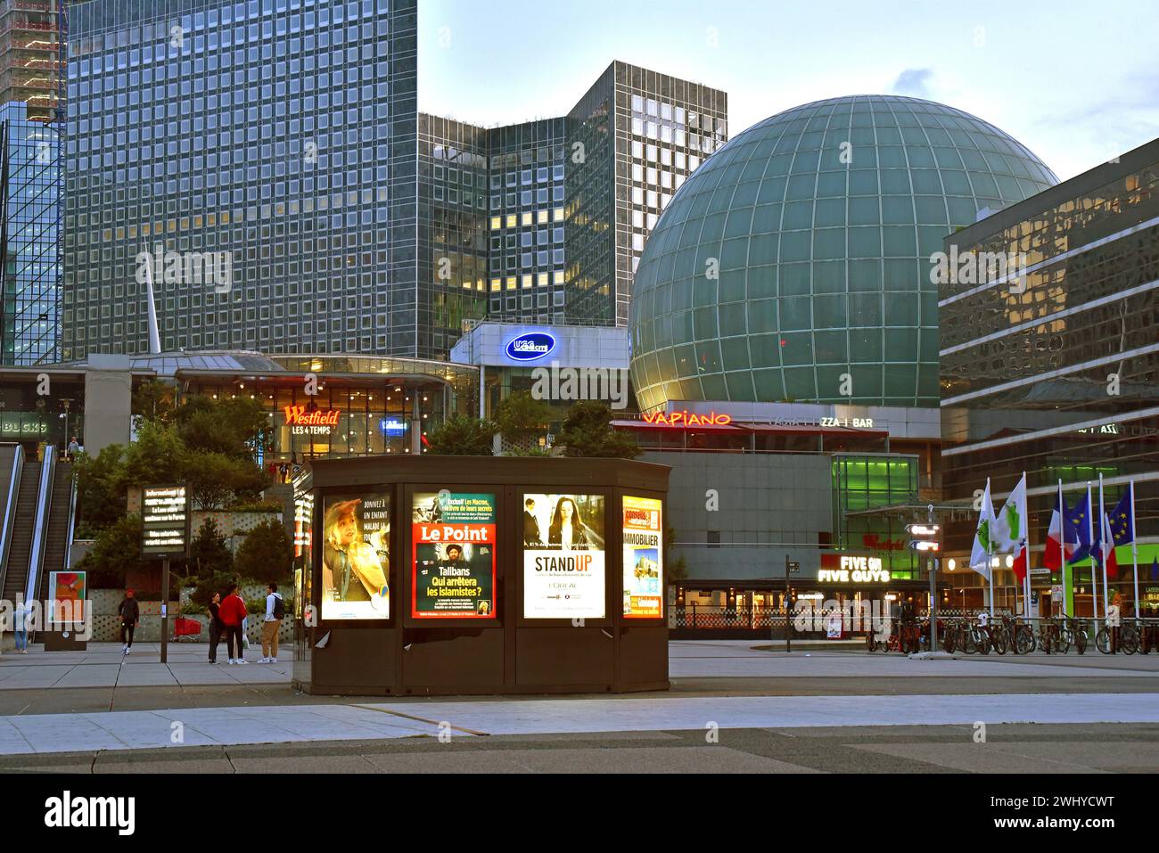 La Defence, Paris, France Stock Photo - Alamy