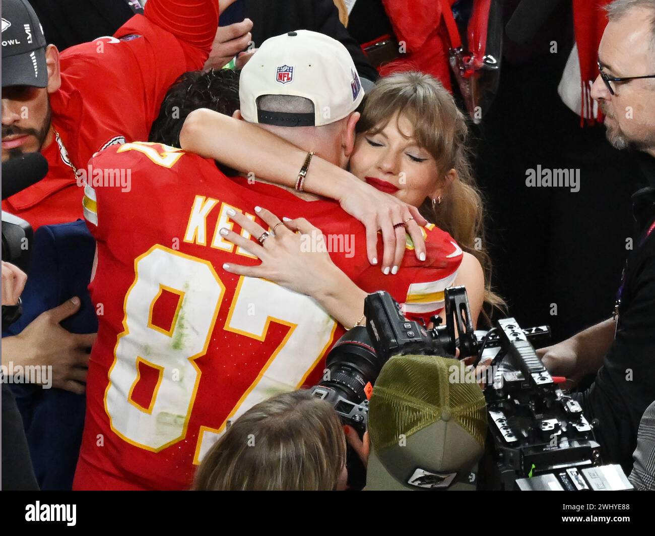 Travis kelce taylor swift hi-res stock photography and images - Alamy