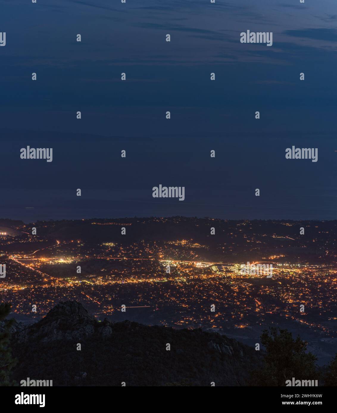 Nightfall over cities hi-res stock photography and images - Alamy