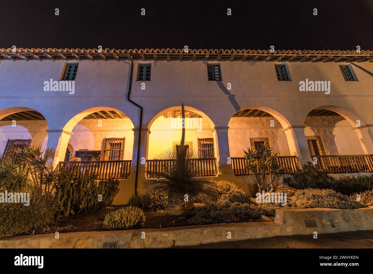 Santa Barbara Mission, Landmark, Night, Evening glow, Architectural ...