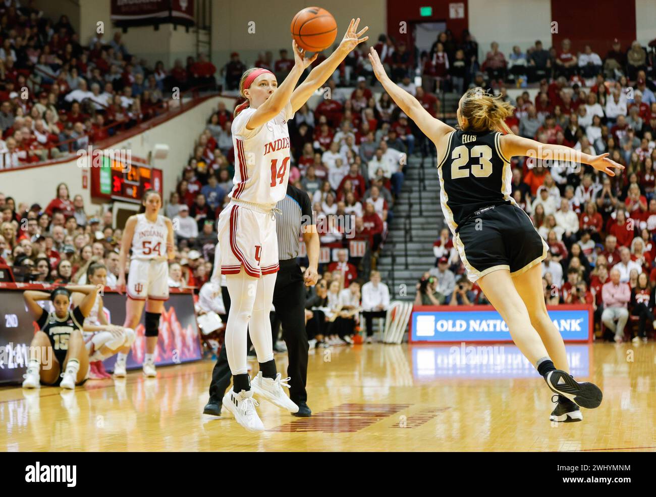 Abbey ellis hi-res stock photography and images - Alamy