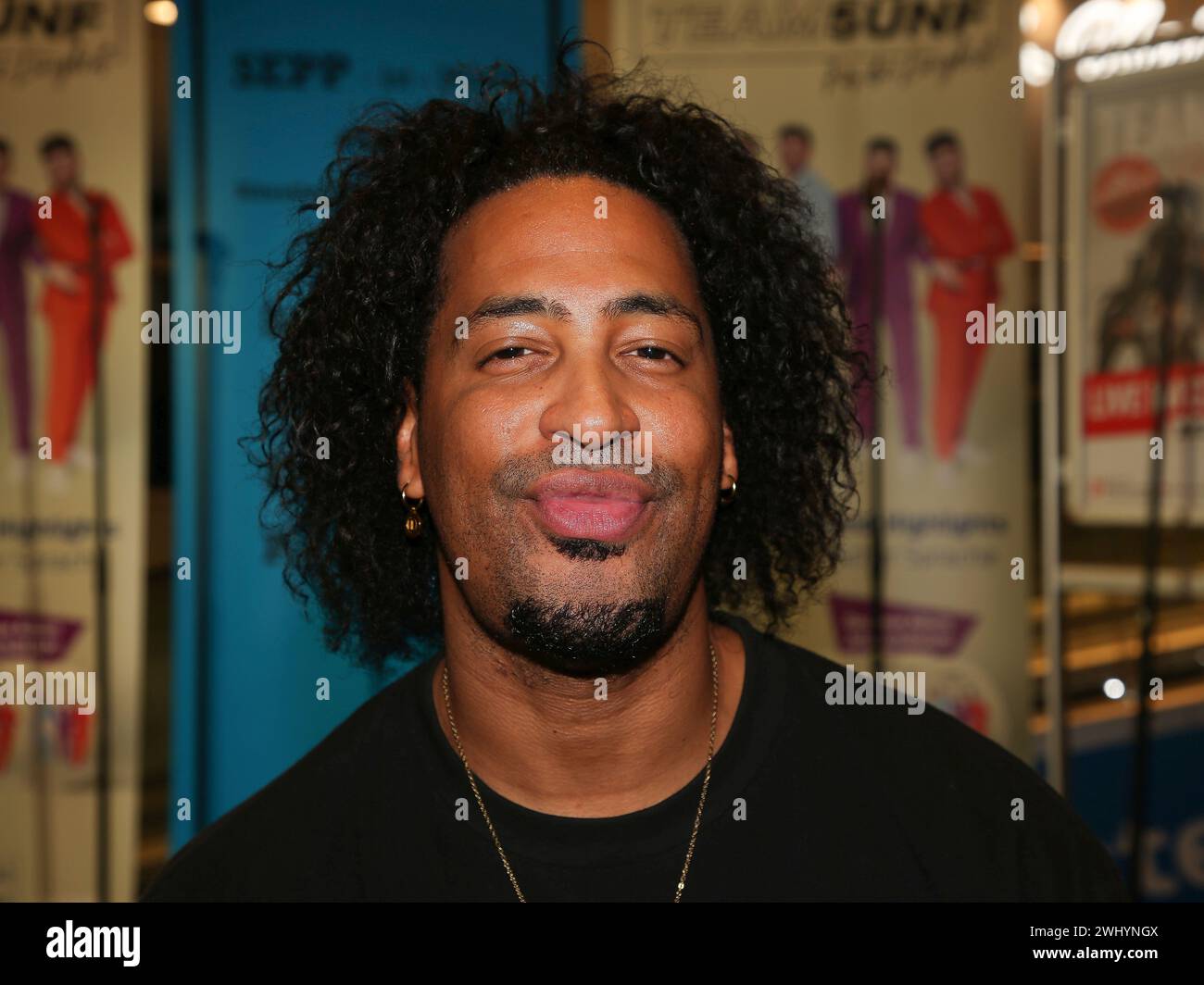 Nf singer hi-res stock photography and images - Alamy