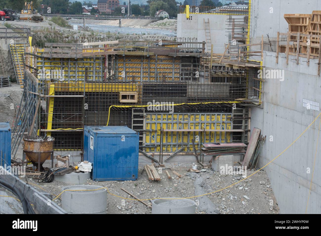 Yellow formwork hi-res stock photography and images - Alamy