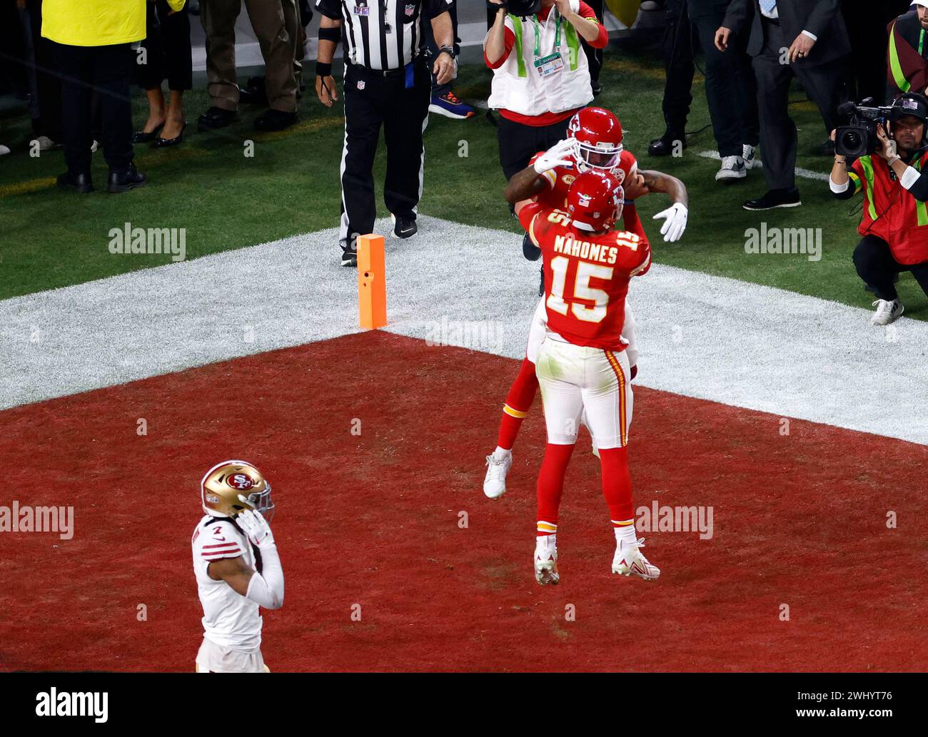 Kansas City Chiefs quarterback Patrick Mahomes (15) throws the game ...