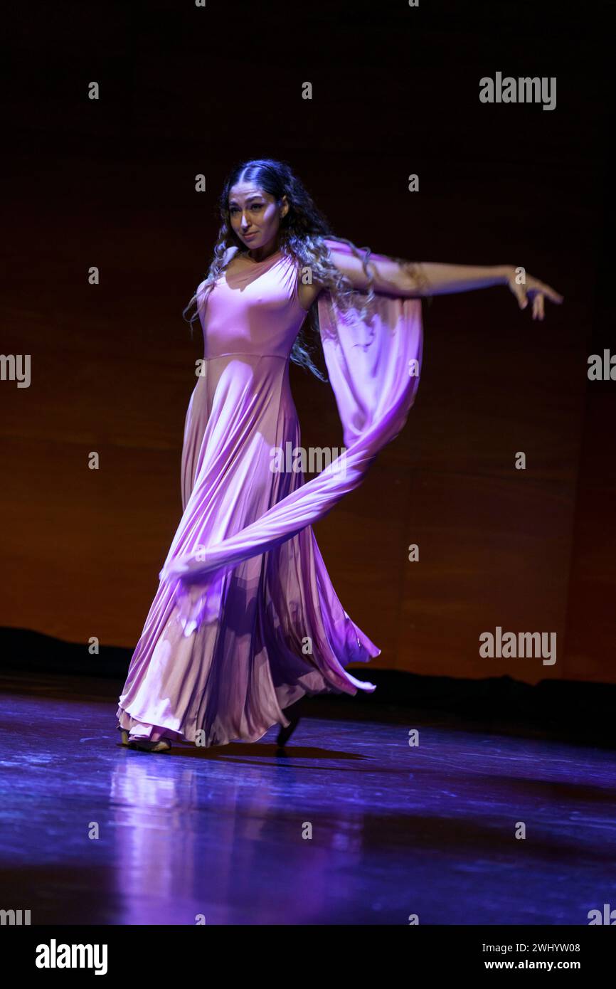 Spanish cultural dance hi-res stock photography and images - Alamy