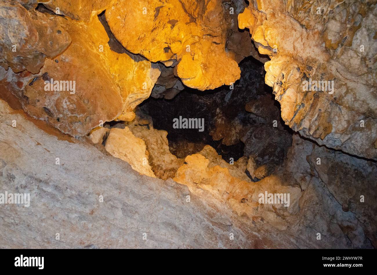 Inside Wind Cave National Park in South Dakota, USA Stock Photo - Alamy