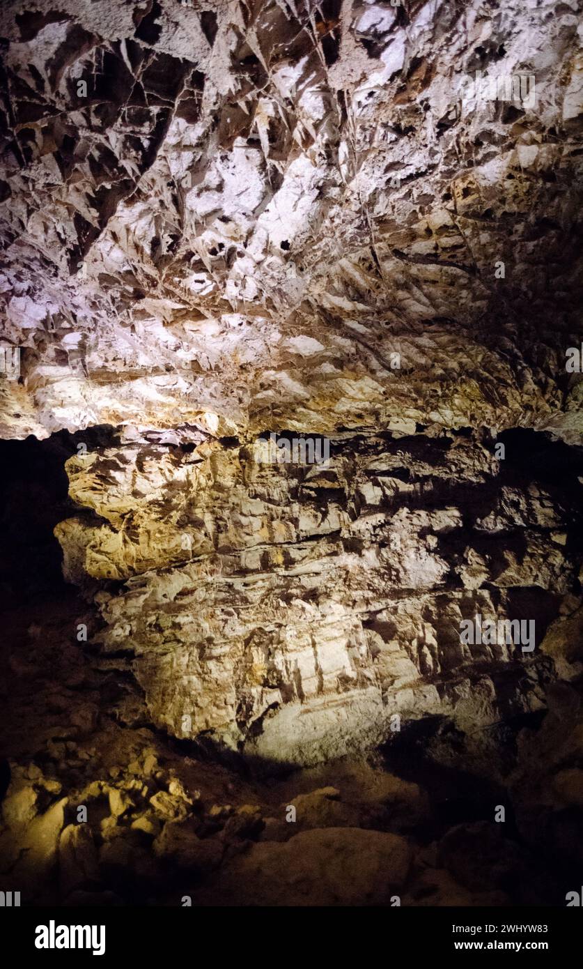 Wind cave south dakota inside hi-res stock photography and images - Alamy