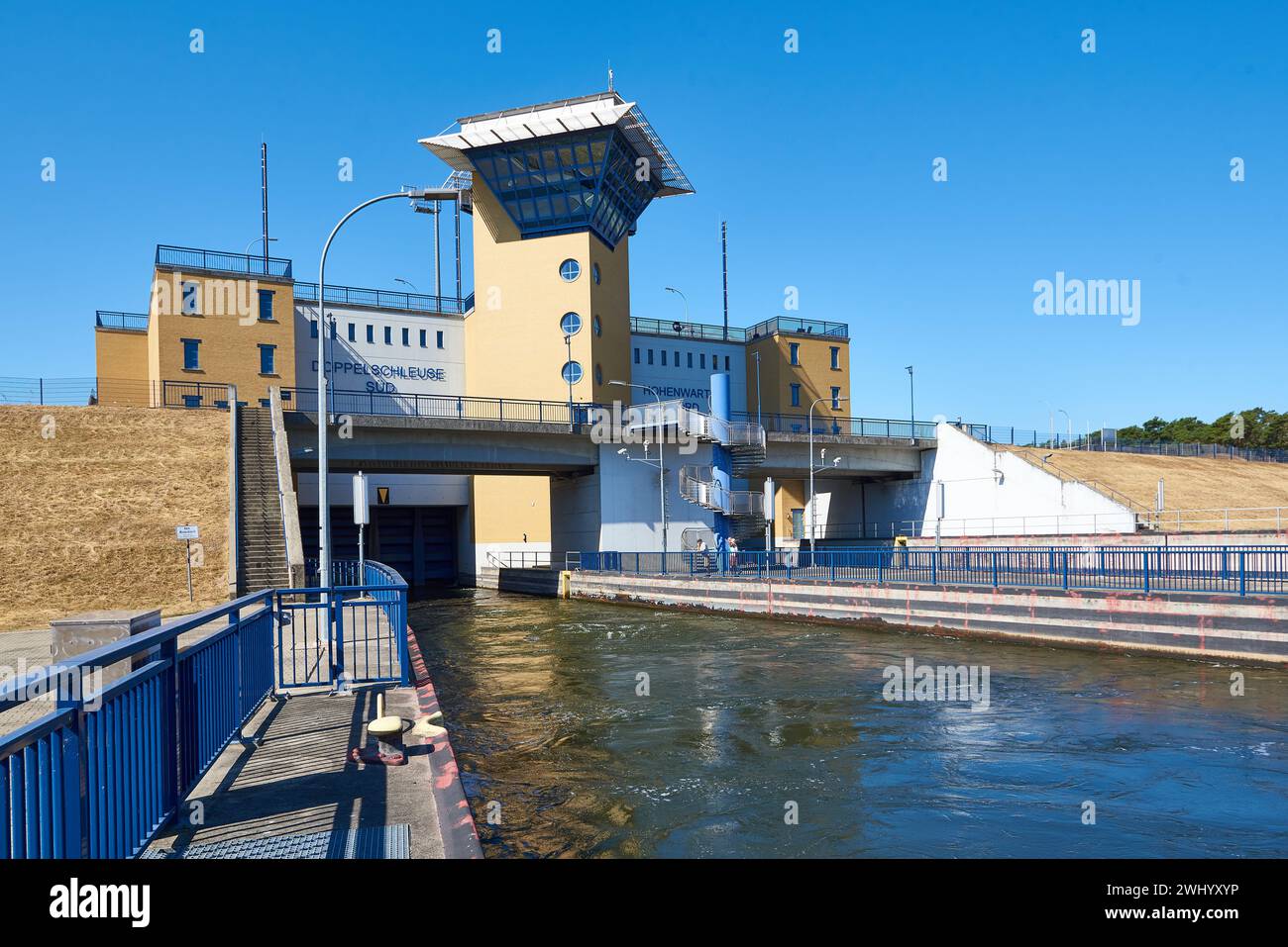 Doppelschleuse sa d hi-res stock photography and images - Alamy