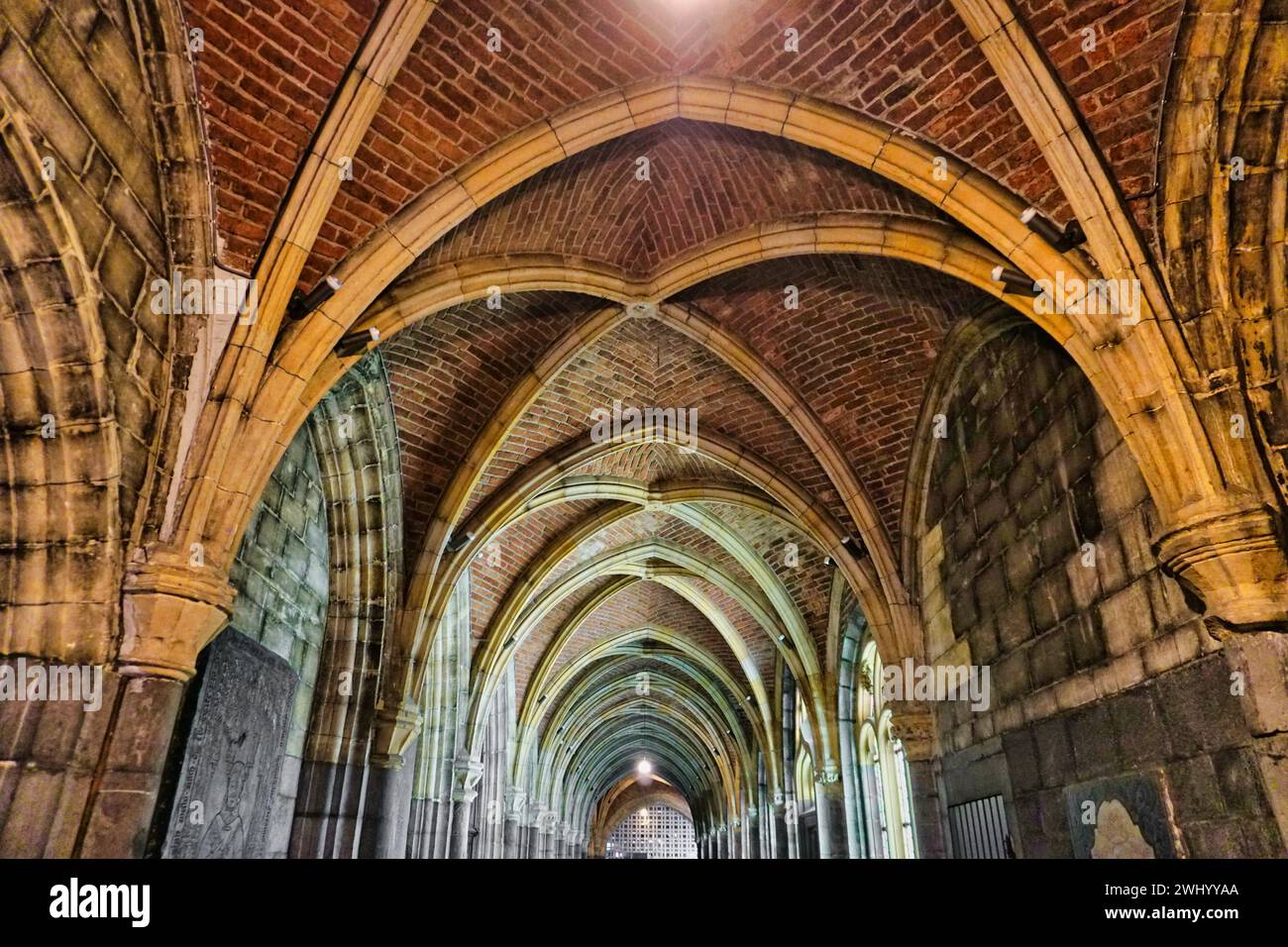St pauls cross hi-res stock photography and images - Alamy