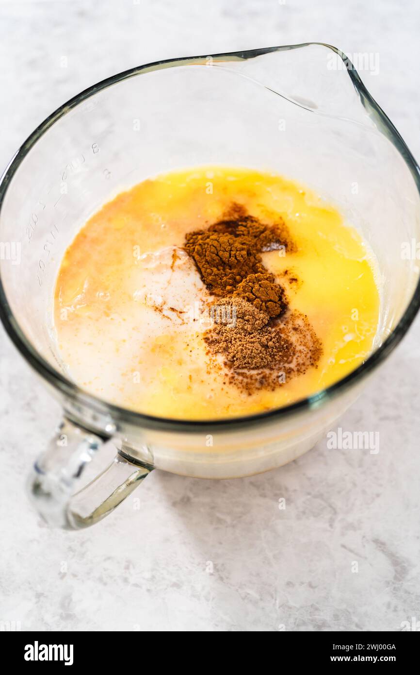 Making bread pudding hi-res stock photography and images - Alamy