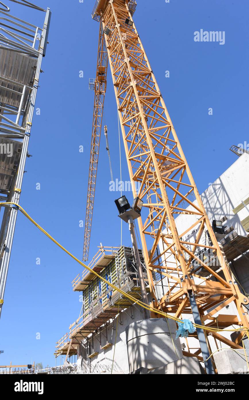 Crane load management hi-res stock photography and images - Alamy