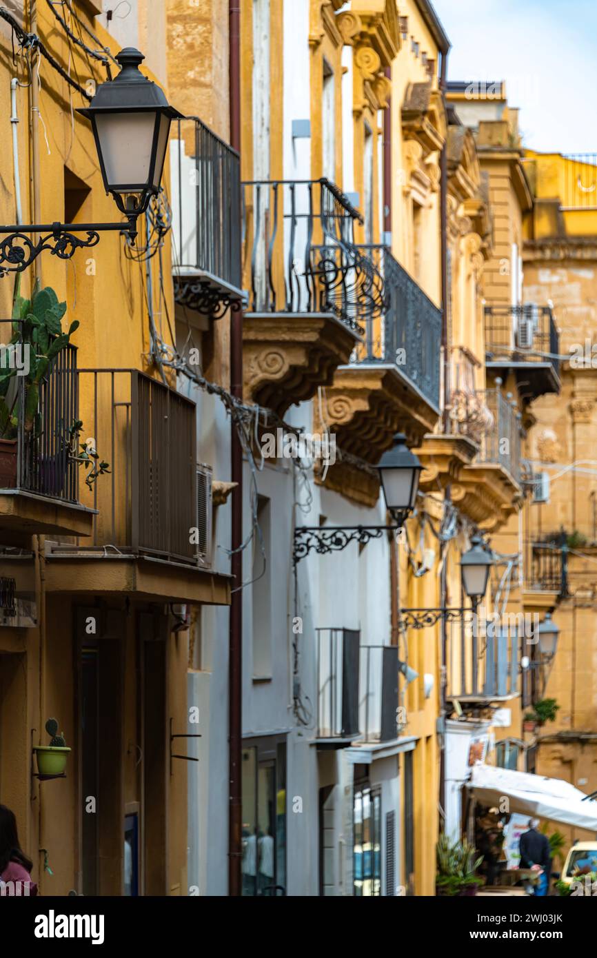 Old town architecture of Agrigento Stock Photo - Alamy