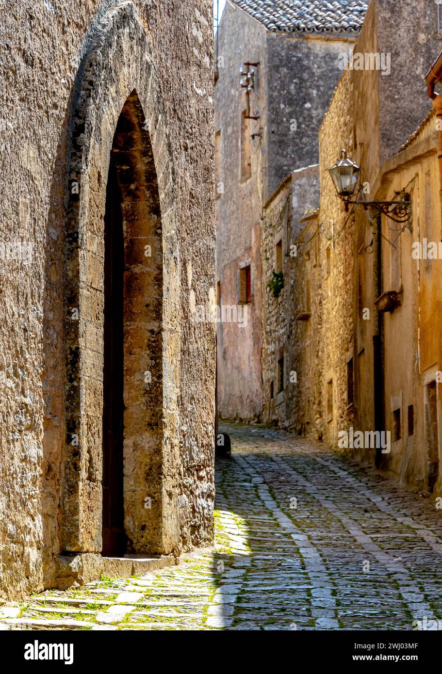 Architecture of Erice in the province of Trapani Stock Photo - Alamy