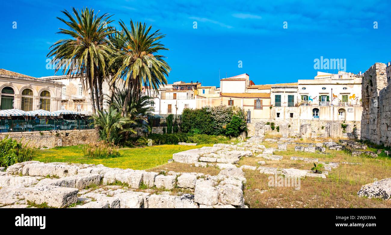The temple of apollo in syracuse hi-res stock photography and images ...