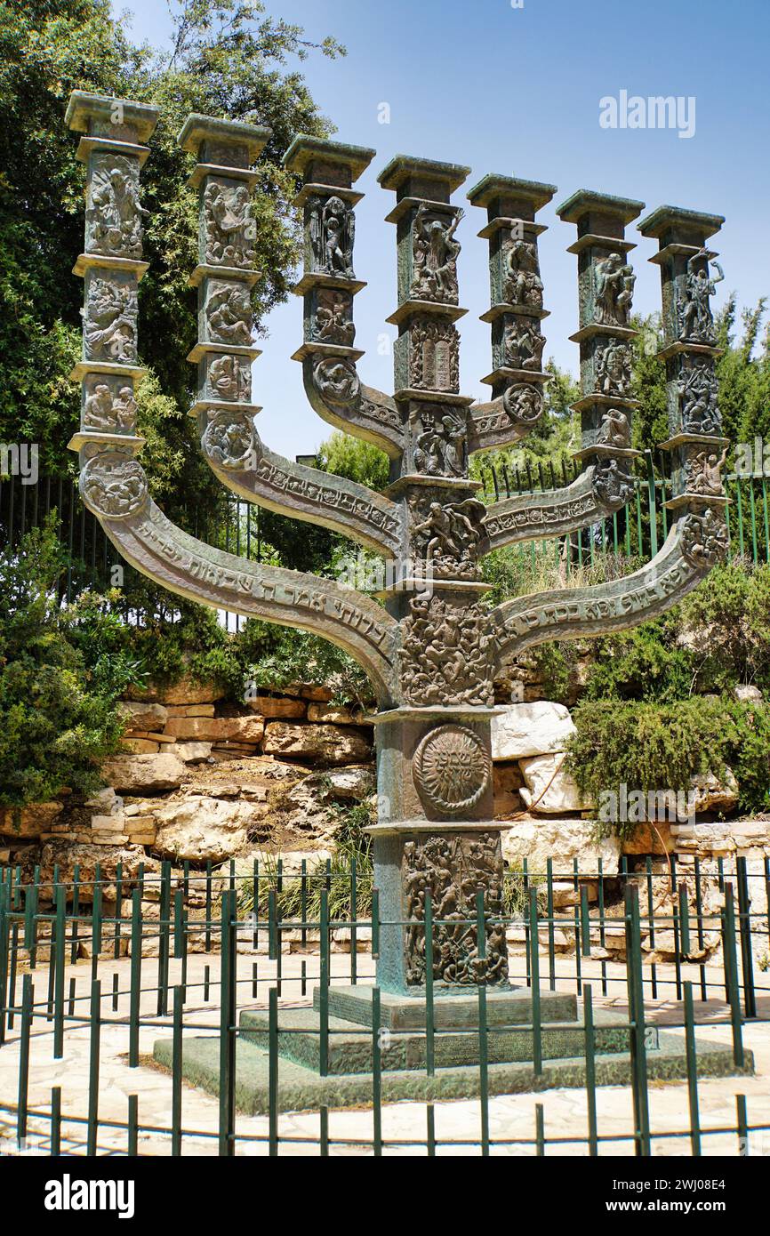 Menorah jerusalem hi-res stock photography and images - Alamy