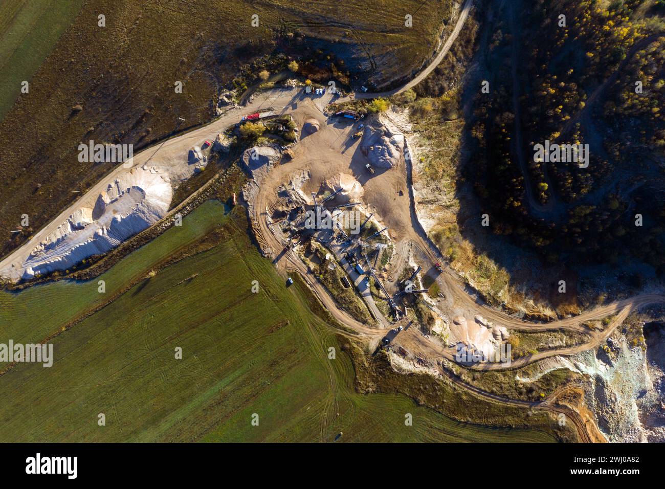 Crushed stone hi-res stock photography and images - Alamy