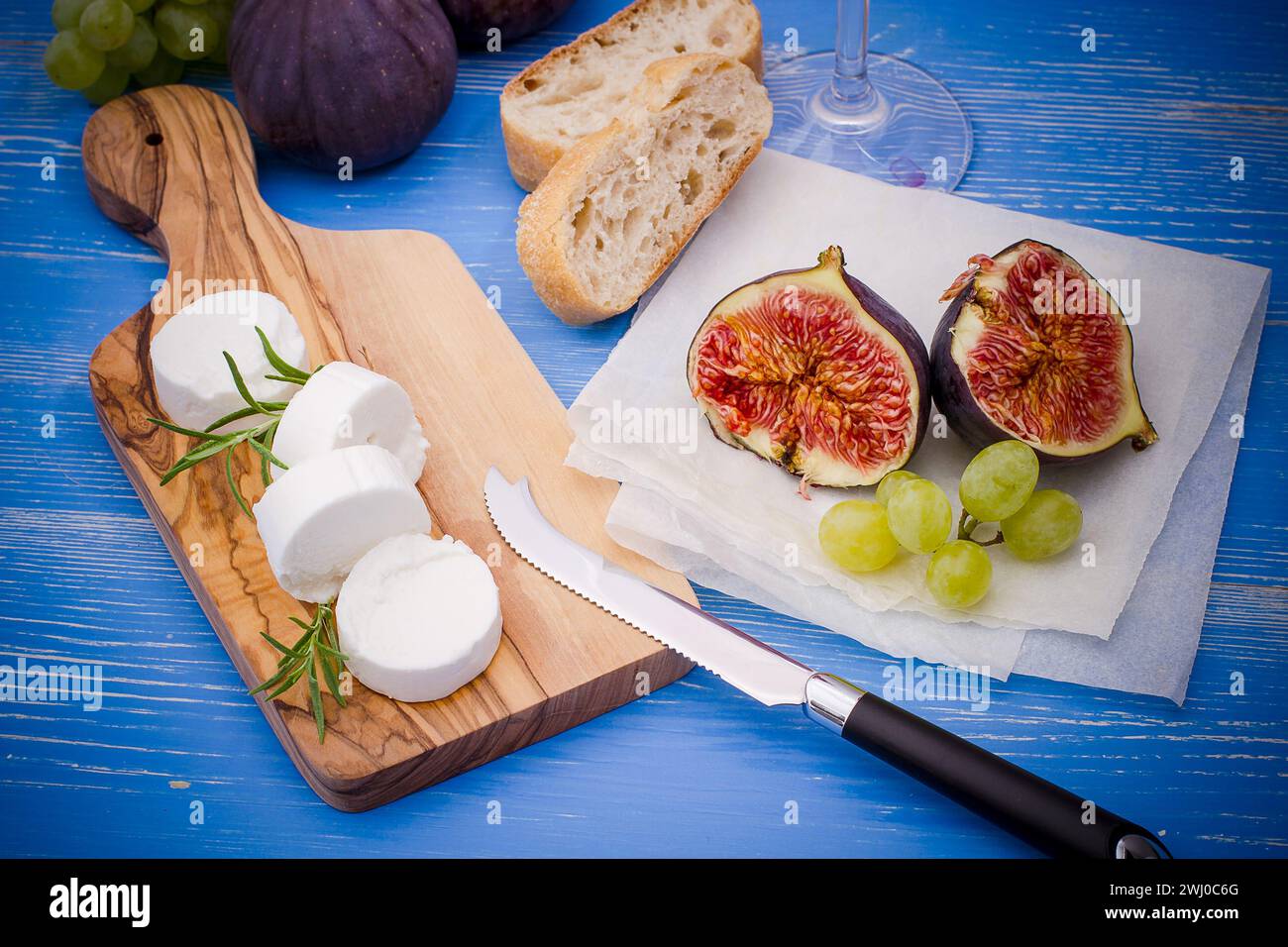 Red wine grapes rosemary hi-res stock photography and images - Alamy