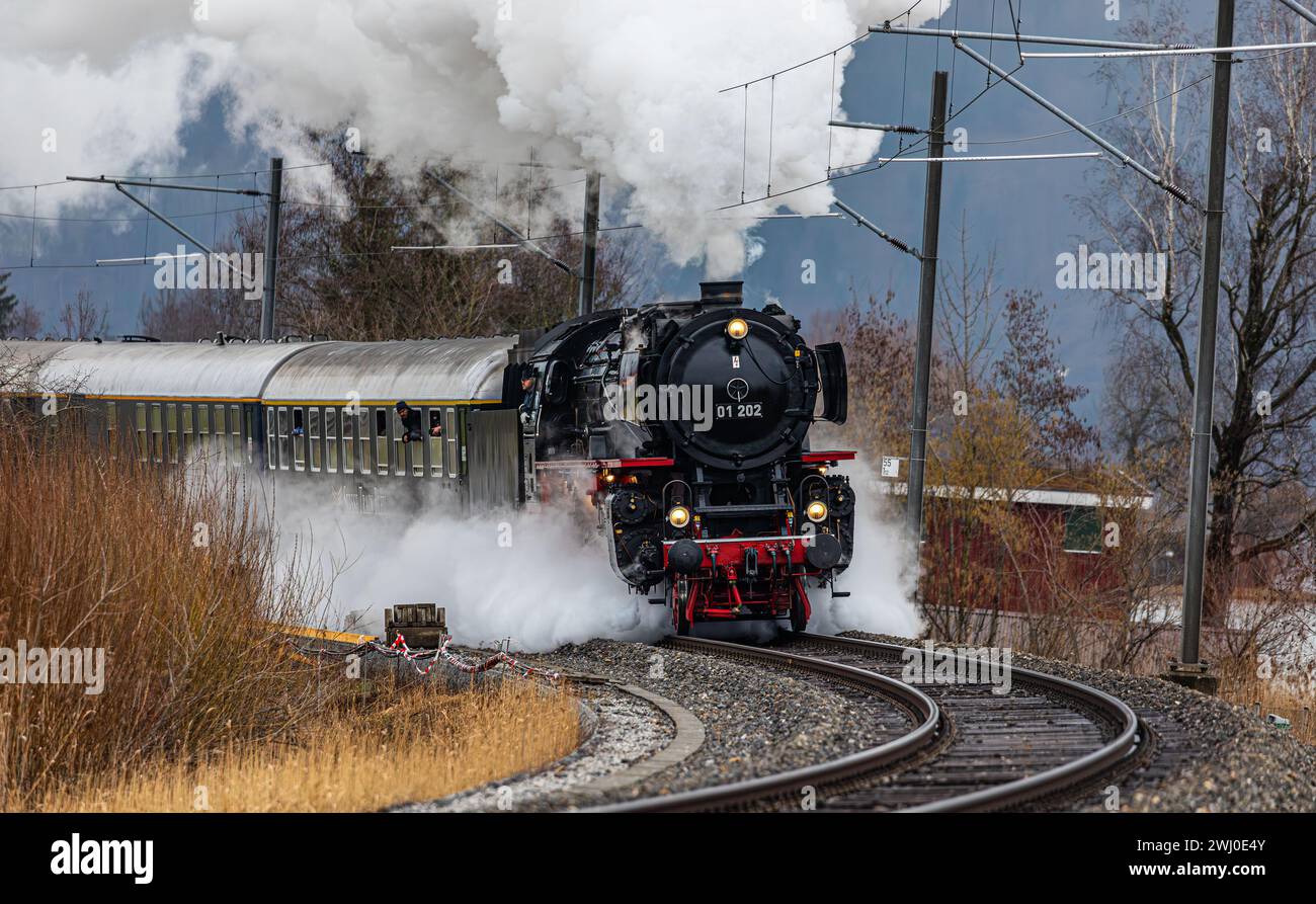 Entlang dem Obersee zwischen Schmerikon und Rapperswil-Jona ist die ...