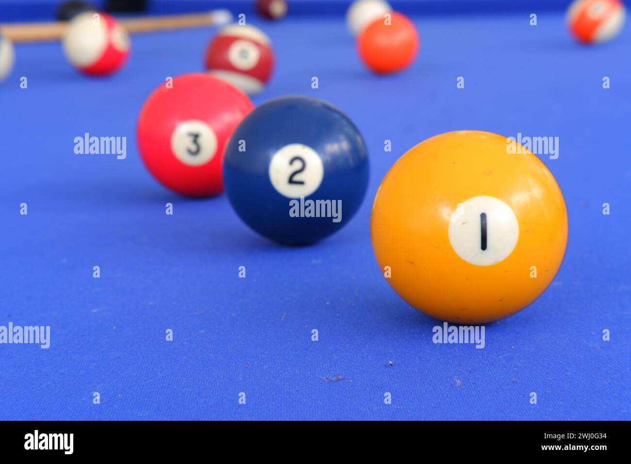 Pool balls 1 hi-res stock photography and images - Alamy