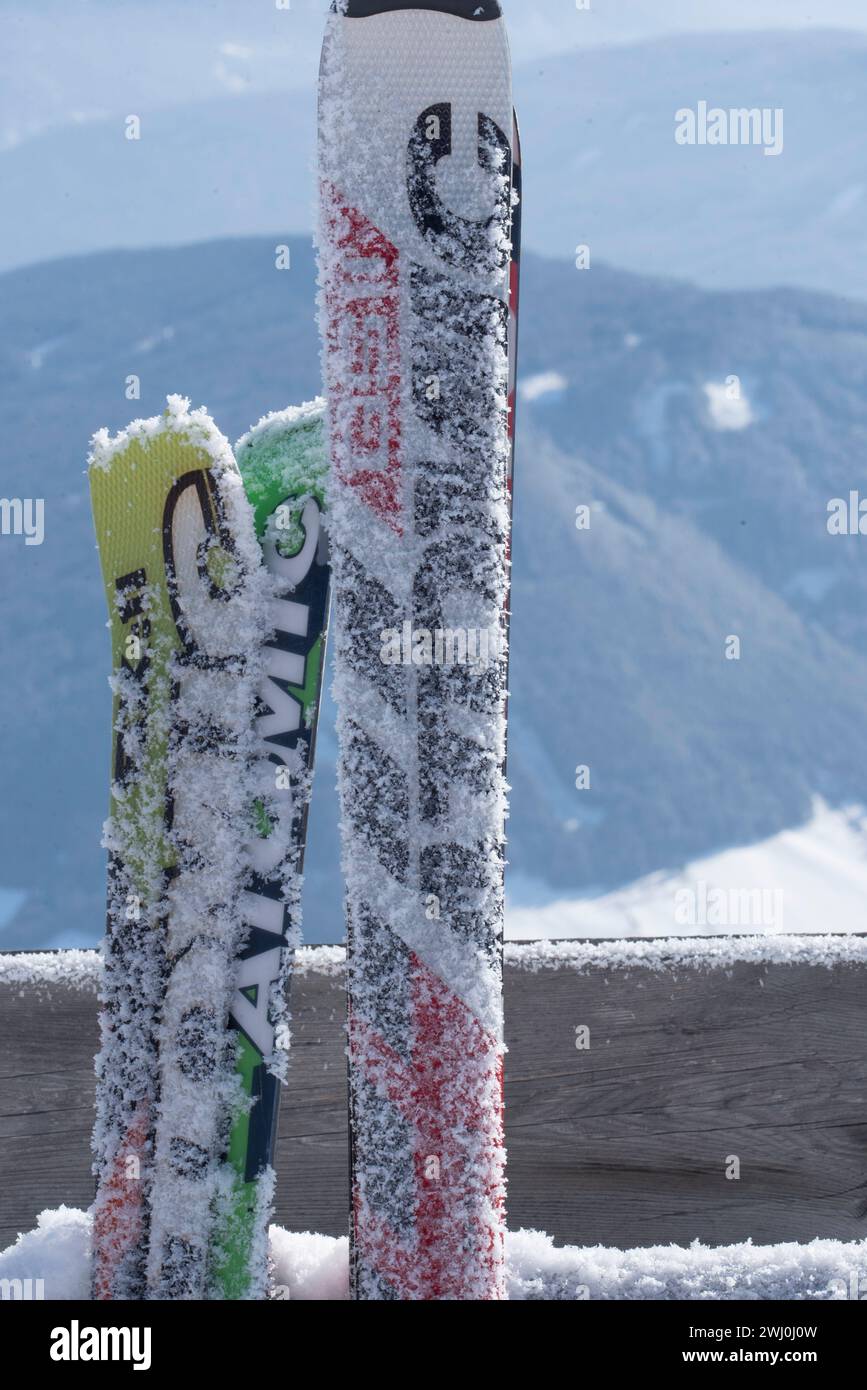 Atomic skis hi-res stock photography and images - Alamy
