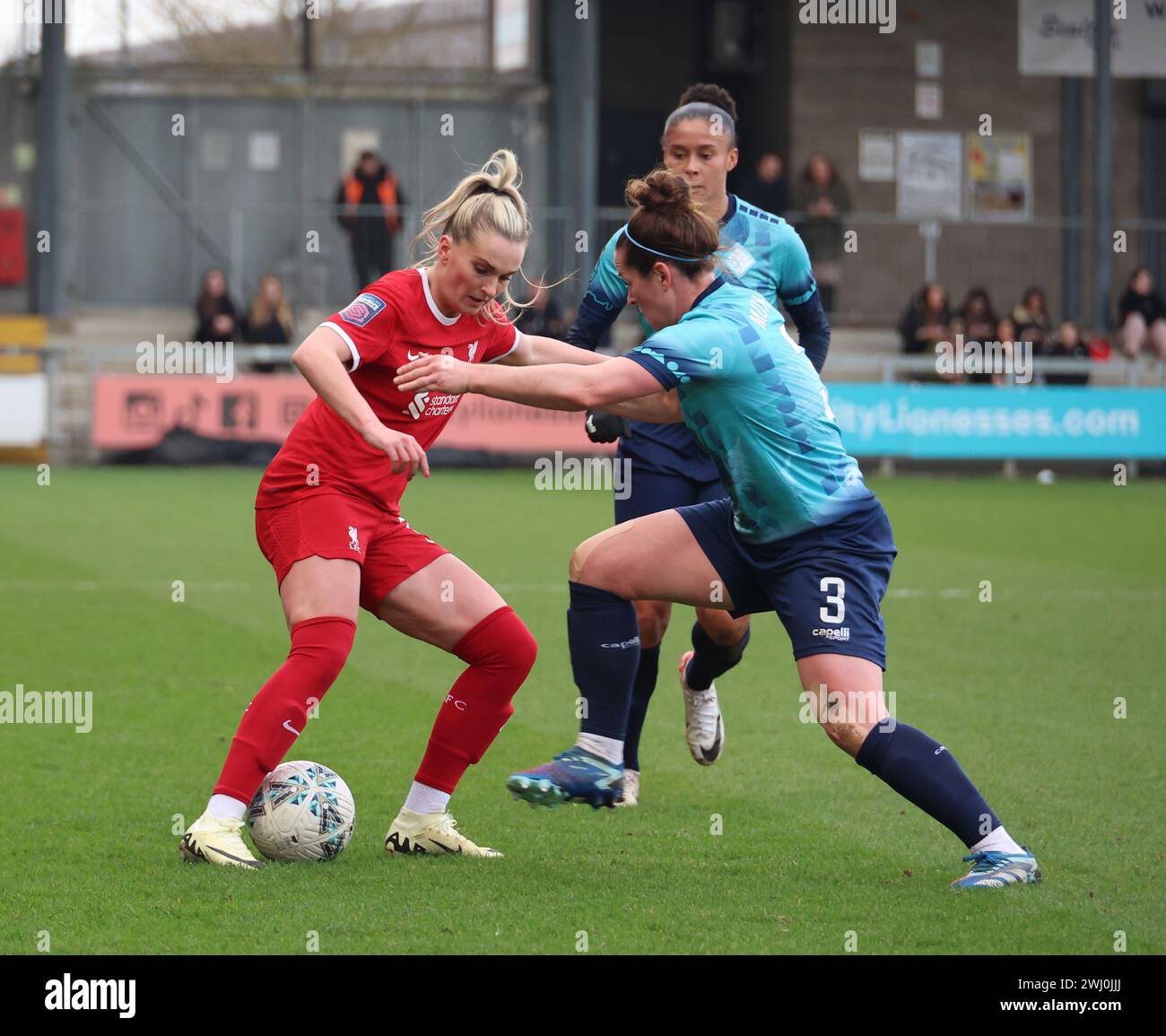 Mel (Melissa) Lawley of Liverpool Women and Emma Mukandi of London City ...