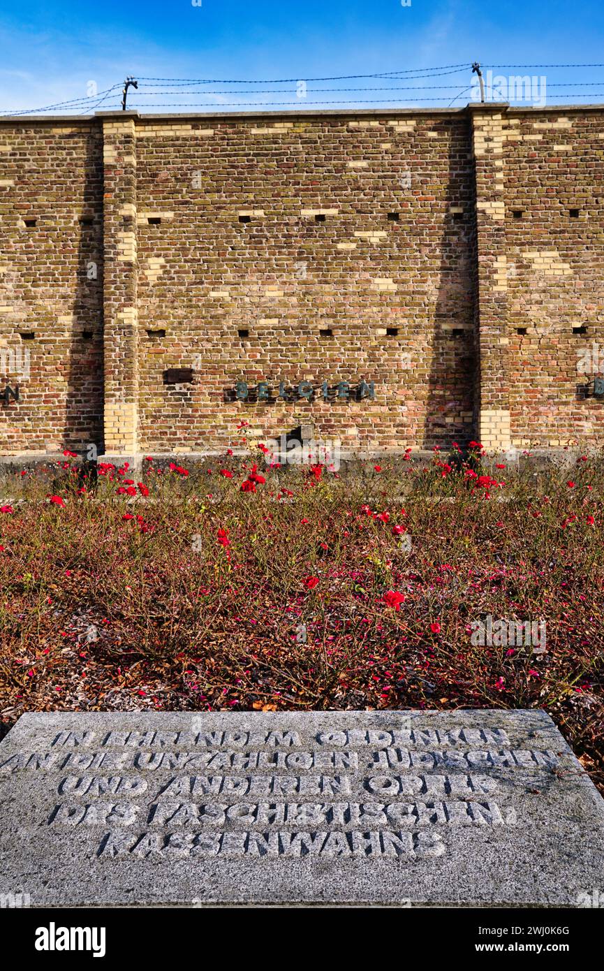 Concentration camp wall hi-res stock photography and images - Alamy