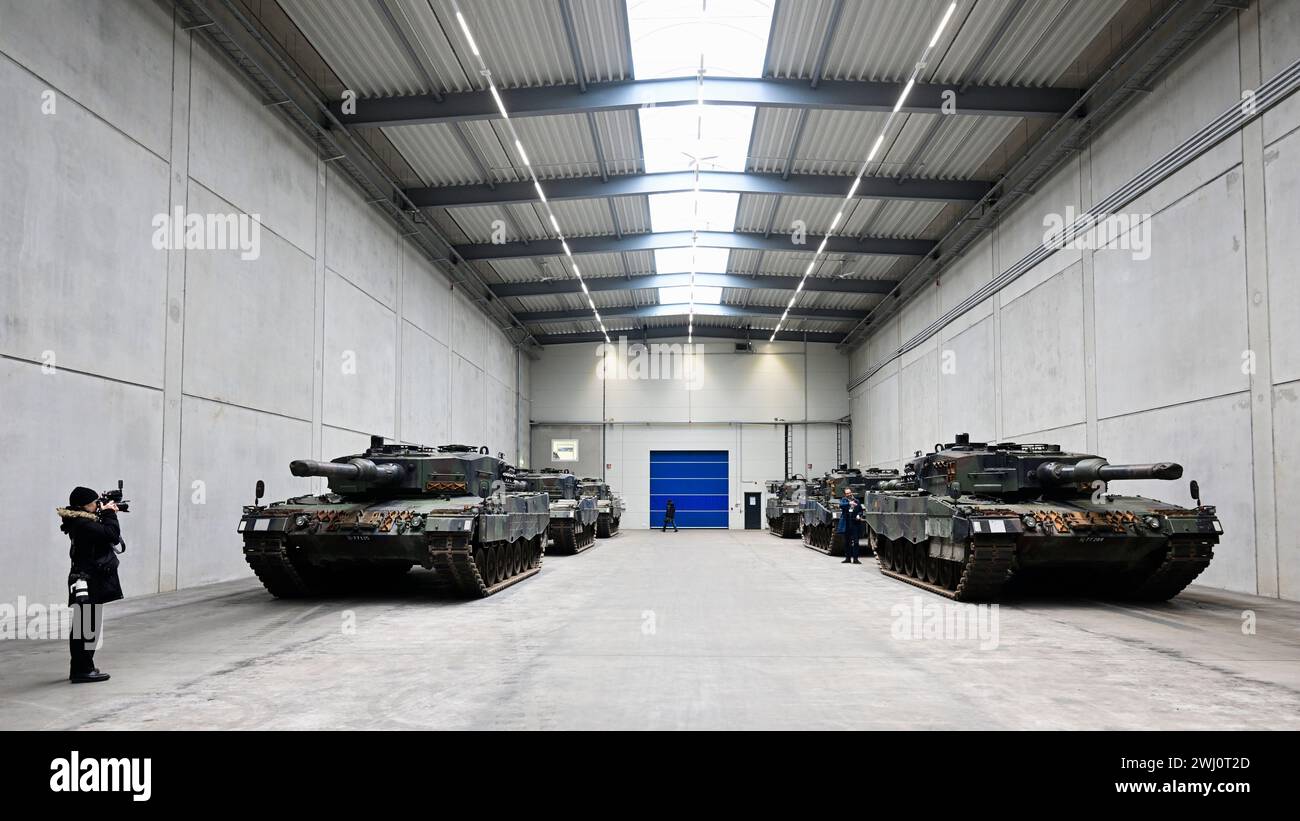A view of Leopard 2 tanks at a production line as German Chancellor ...