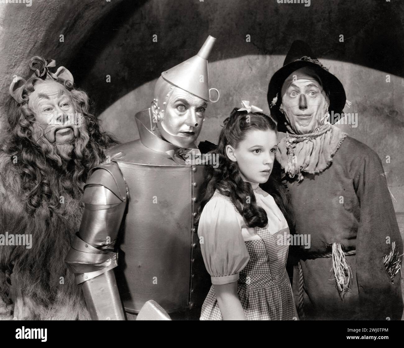 The Cast of The Wizard of Oz, including Judy Garland (MGM, 1939 ...