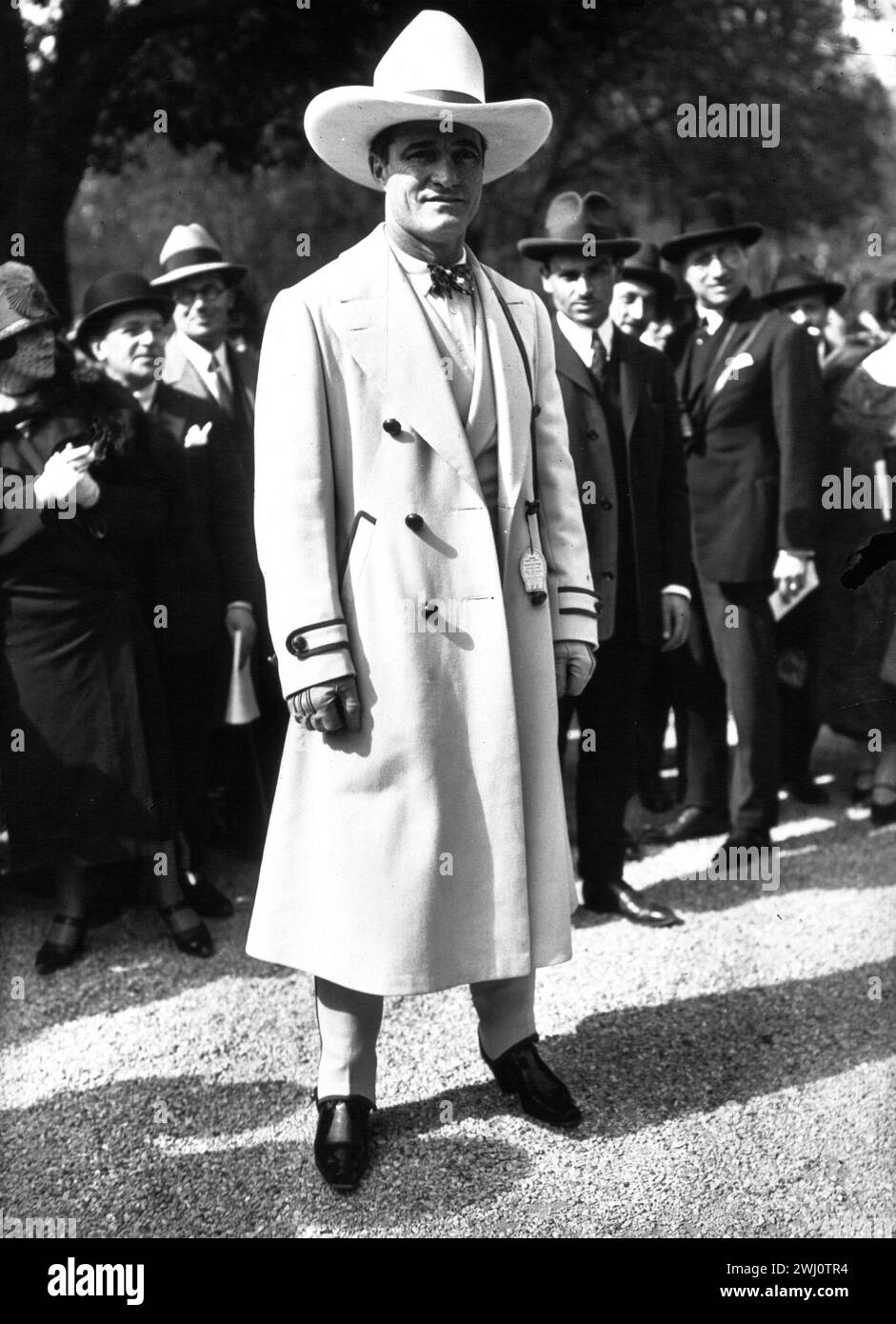 Western star, actor Tom Mix wearing a cowboy hat, in 1925 Stock Photo ...