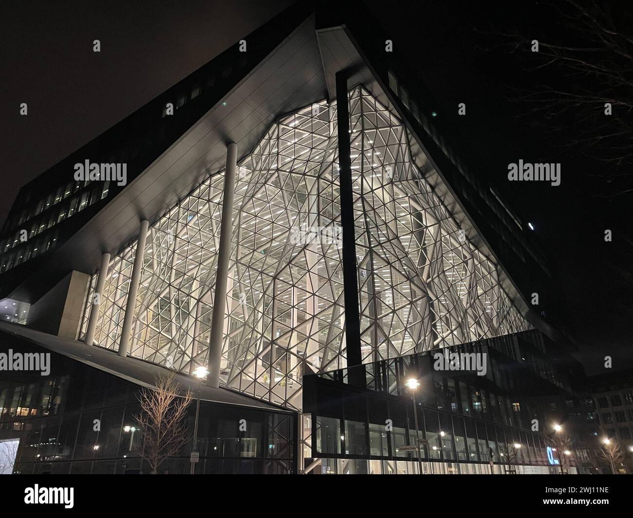 Gebäude Axel Springer in Berlin 12.02.2024 *** Axel Springer building ...