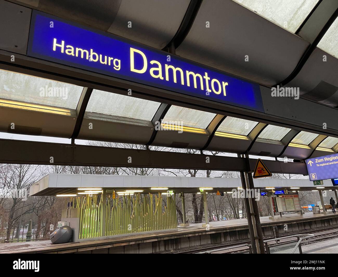 Bahnhof Hamburg Dammtor 12.02.2024 *** Hamburg Dammtor station 12 02 ...