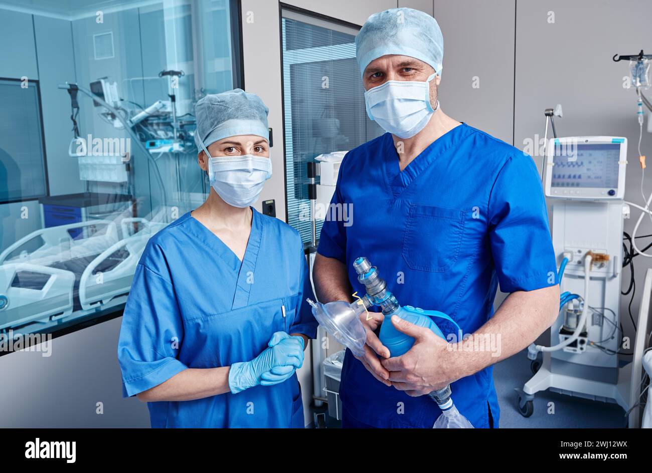 Care workers hi-res stock photography and images - Alamy