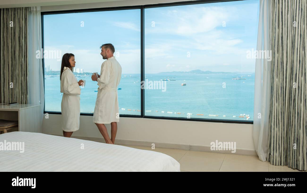 Fresh clean hotel room hi-res stock photography and images - Alamy