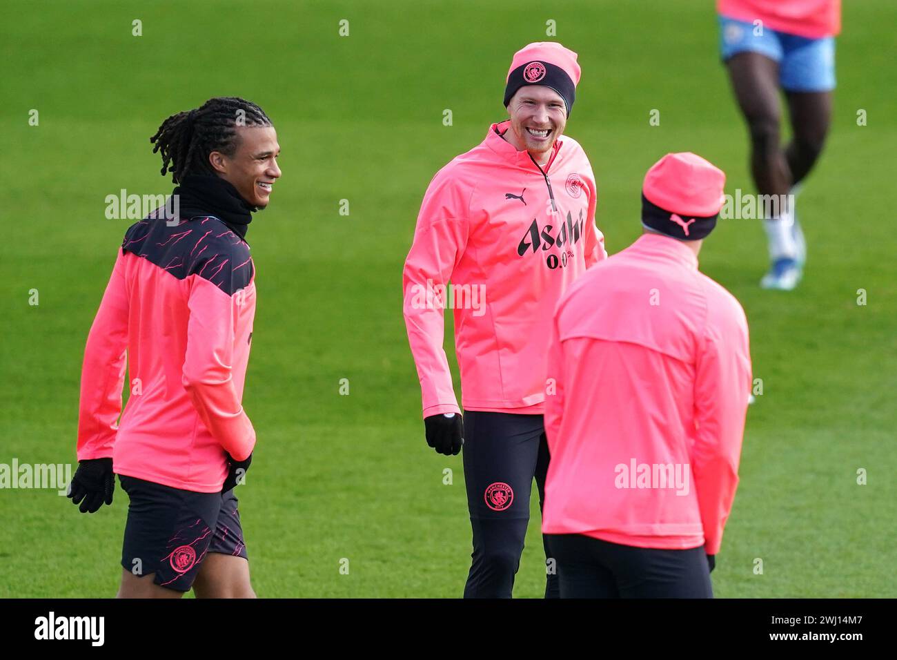 Manchester City's Kyle Walker (left) and Kevin De Bruyne during a ...