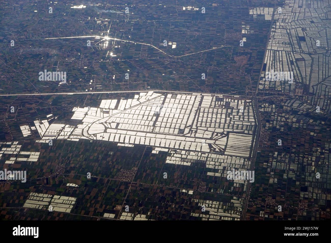 Greenhouses and intensive agriculture in the Nile Delta at Lake ...