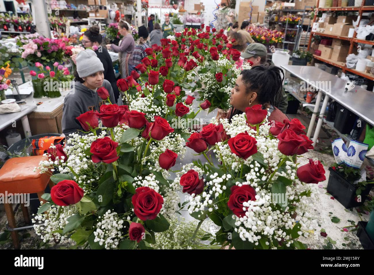 Floral arrangers hi-res stock photography and images - Alamy