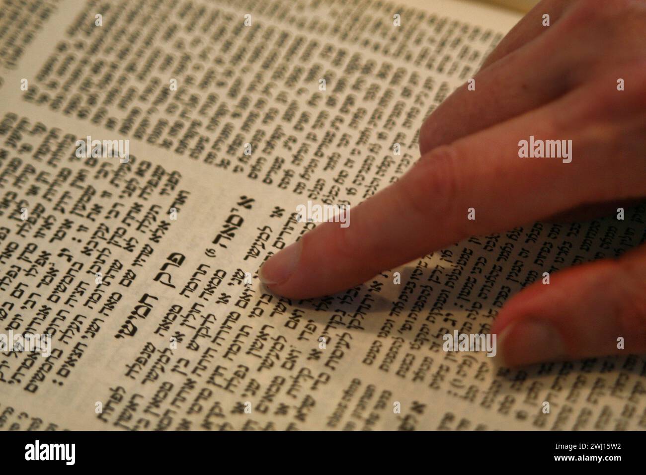 Bibellesen hi-res stock photography and images - Alamy