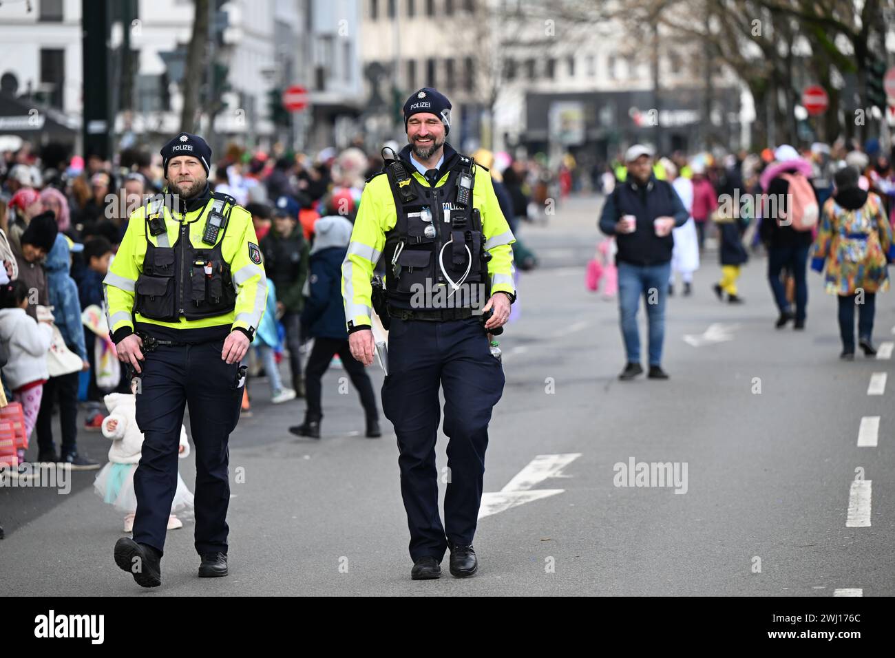 Duesseldorf, Germany. 12th Feb, 2024. Police officers patrol along the ...