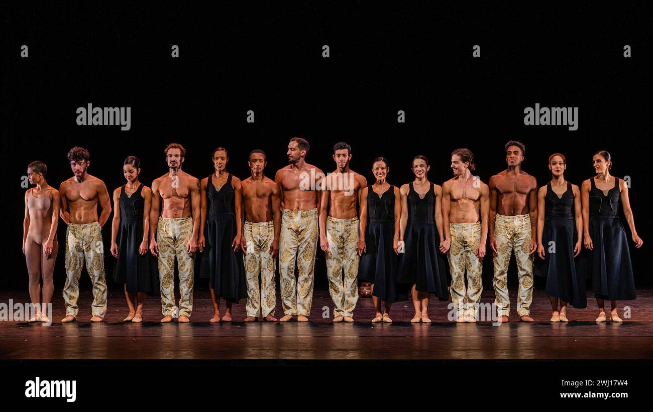 Sections of the dress rehearsal of São Paulo Dance Company as it makes ...