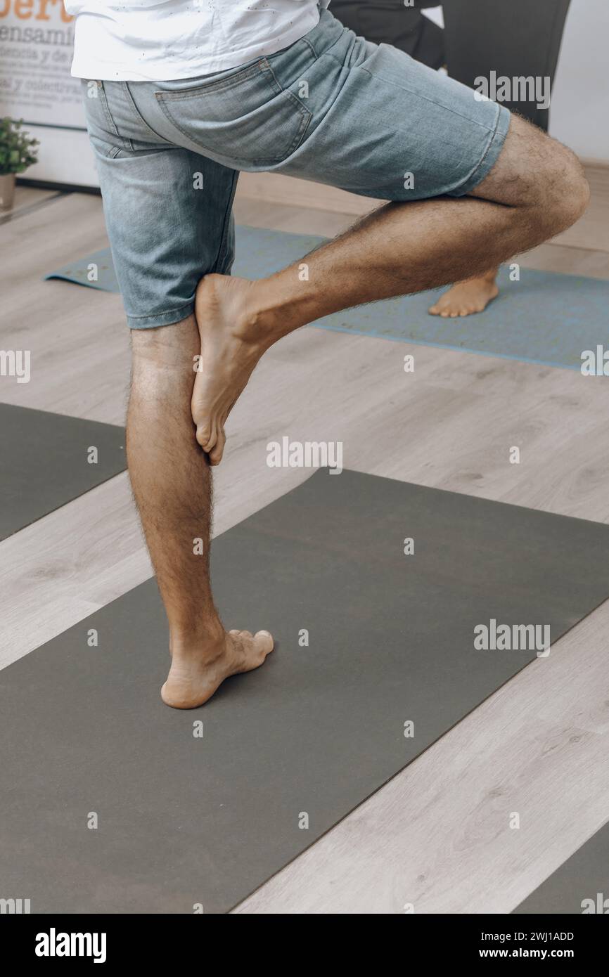 Hamstring stretch man hi-res stock photography and images - Alamy