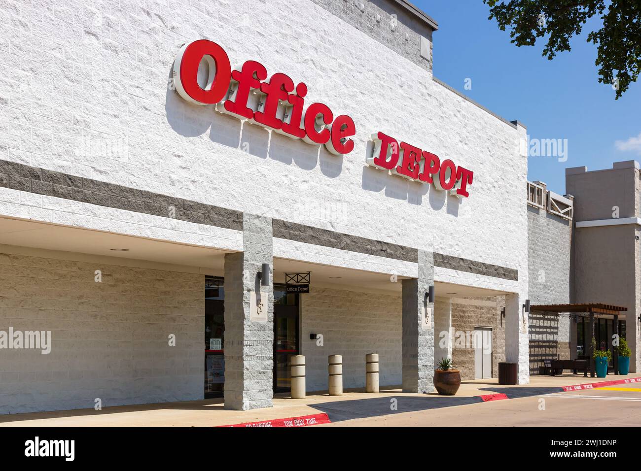 Office depot store hi-res stock photography and images - Alamy