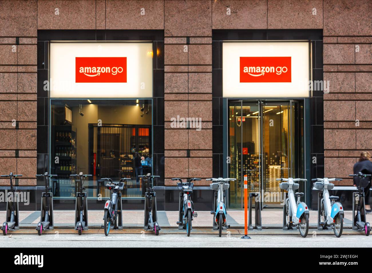 Amazon go supermarket hi-res stock photography and images - Alamy