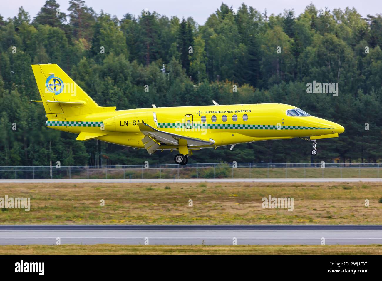 Luftambulansetjenesten Cessna Citation Latitude aircraft Oslo Airport ...