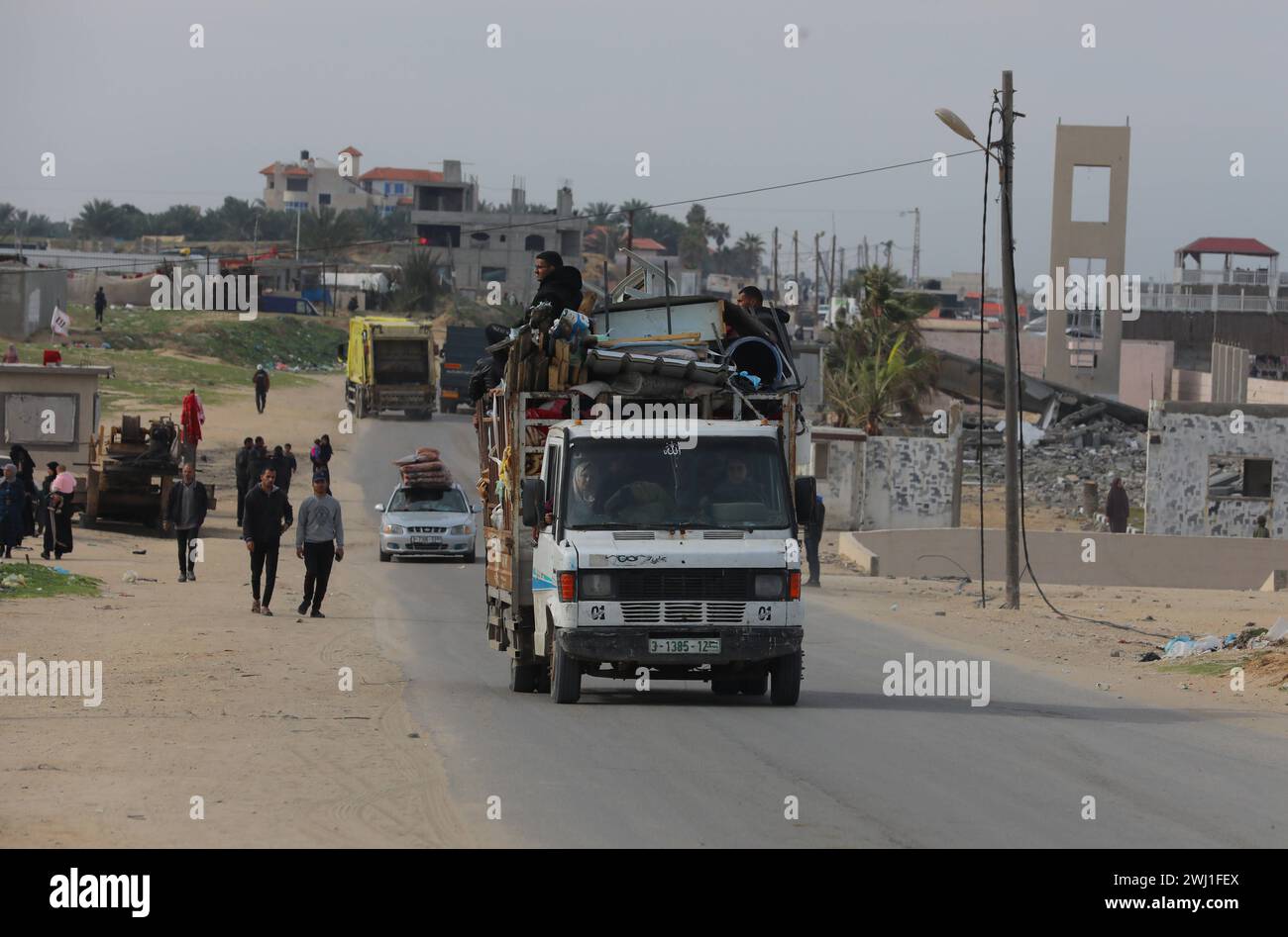 Palestinian families are fleeing Rafah on the southern Gaza Strip ...