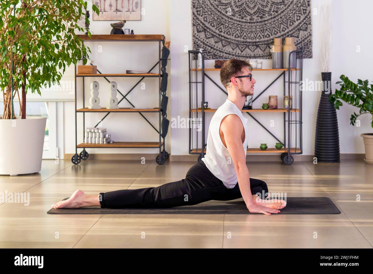 Cozy pose hi-res stock photography and images - Alamy