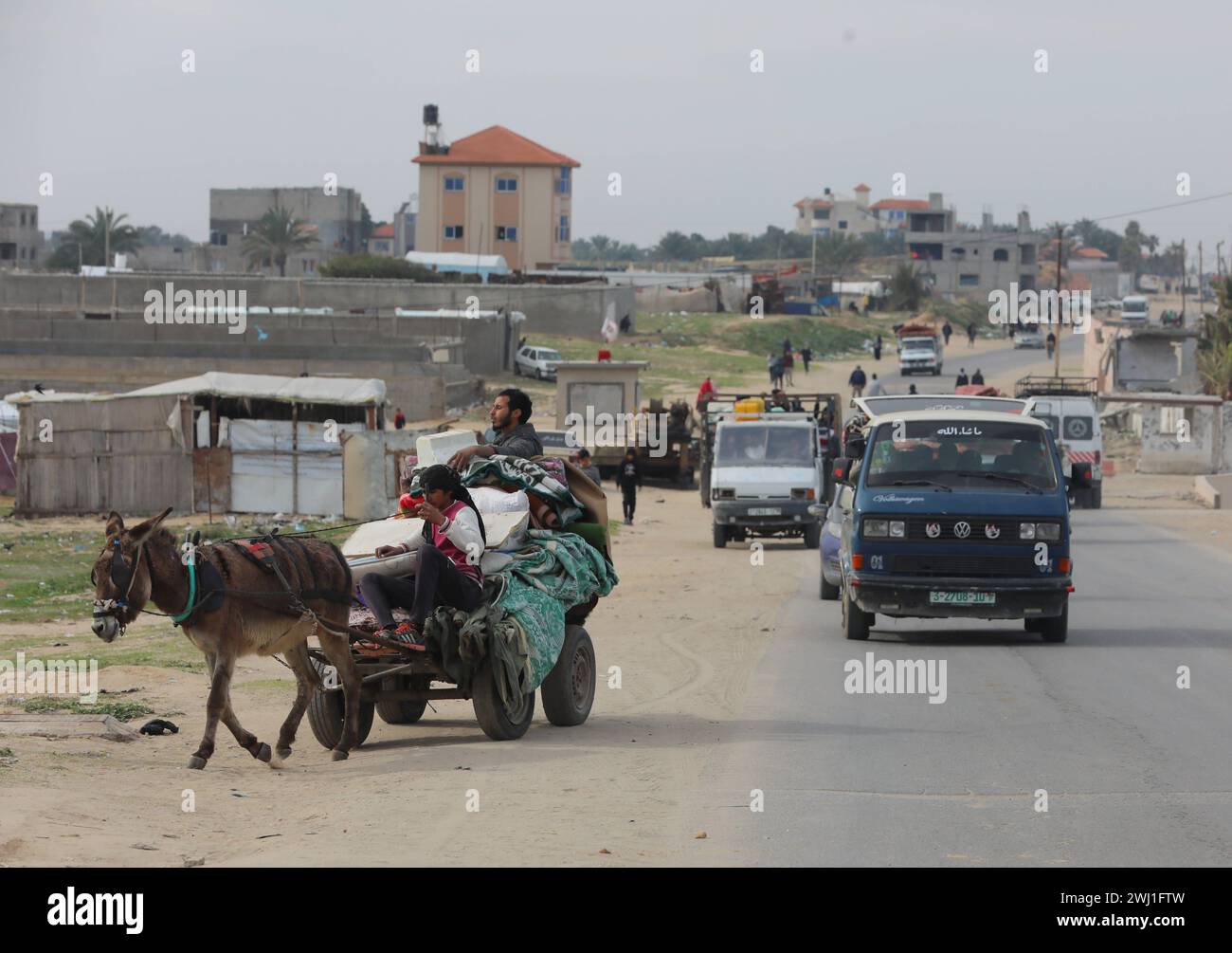 Palestinian families are fleeing Rafah on the southern Gaza Strip ...