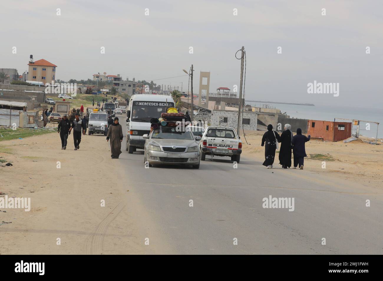 Palestinian families are fleeing Rafah on the southern Gaza Strip ...